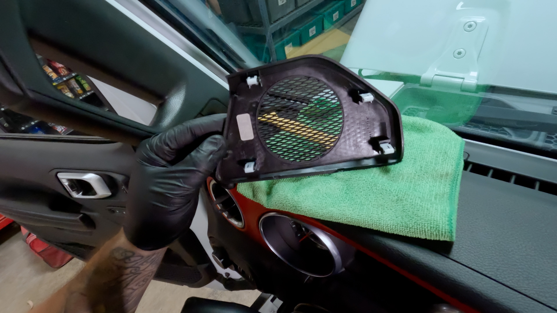 97732 Jeep Stealth Pod Installation Guide - Banks Power